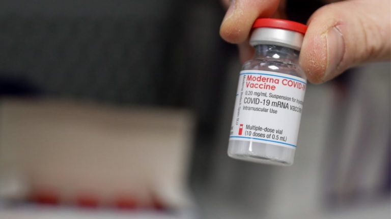 Moderna: Το εμβόλιο είναι αποτελεσματικό στις μεταλλάξεις από τη ...