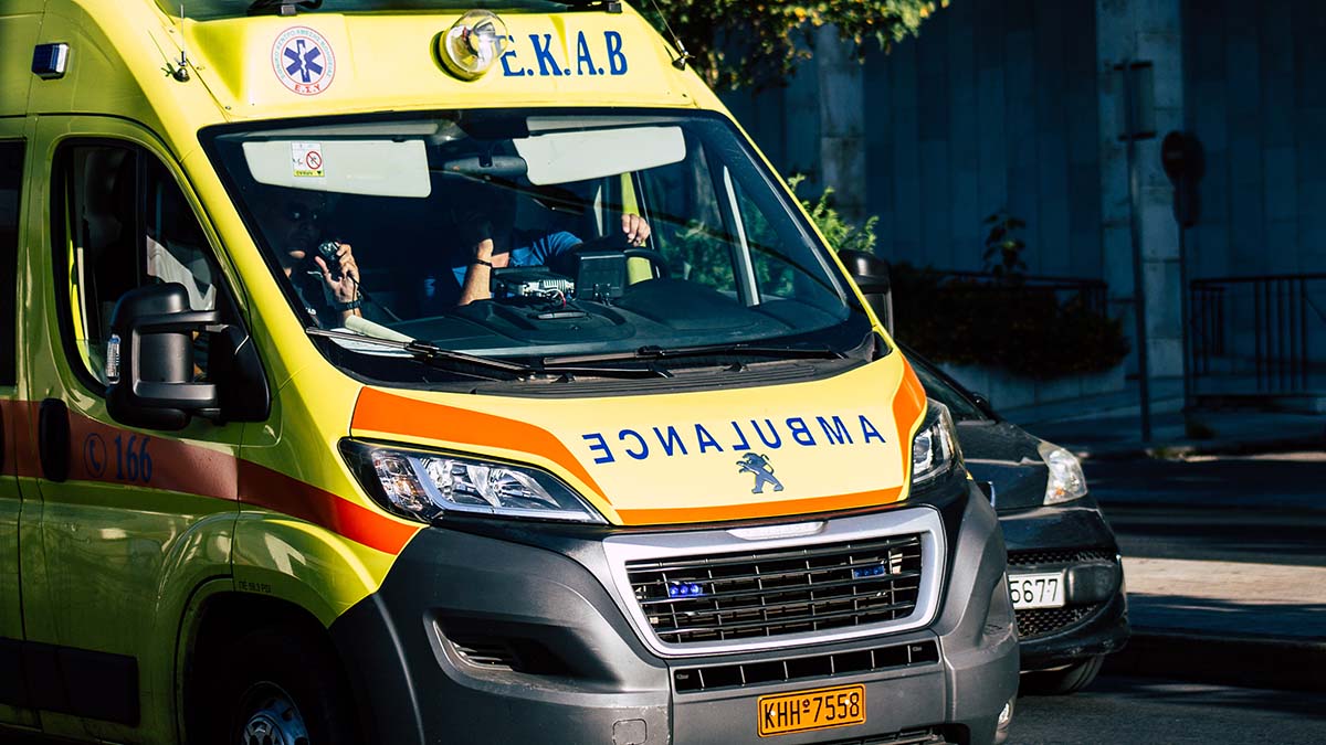 ΕΚΑΒ - Επικουρικό προσωπικό: Παράταση για τις αιτήσεις - Πόσες έχουν ...