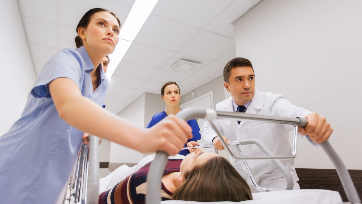 ΕΚΑΒ - Διακομιδές: Γιατί οι νοσηλευτές αρνούνται να συνοδεύουν ασθενείς ...