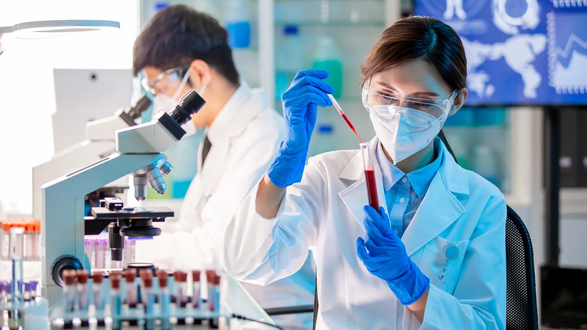 ALS: Πρωτοποριακό τεστ αίματος εντοπίζει τη νευροεκφυλιστική πάθηση με ...