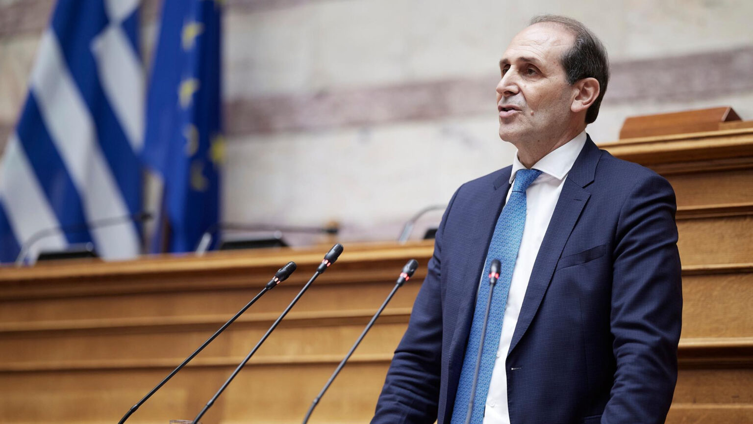 Θλίψη για τον αιφνίδιο θάνατο του Απόστολου Βεσυρόπουλου: Η μάχη που ...