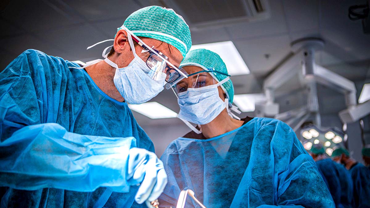 Metropolitan General: Οι 4 Master Surgeons που αριστεύουν